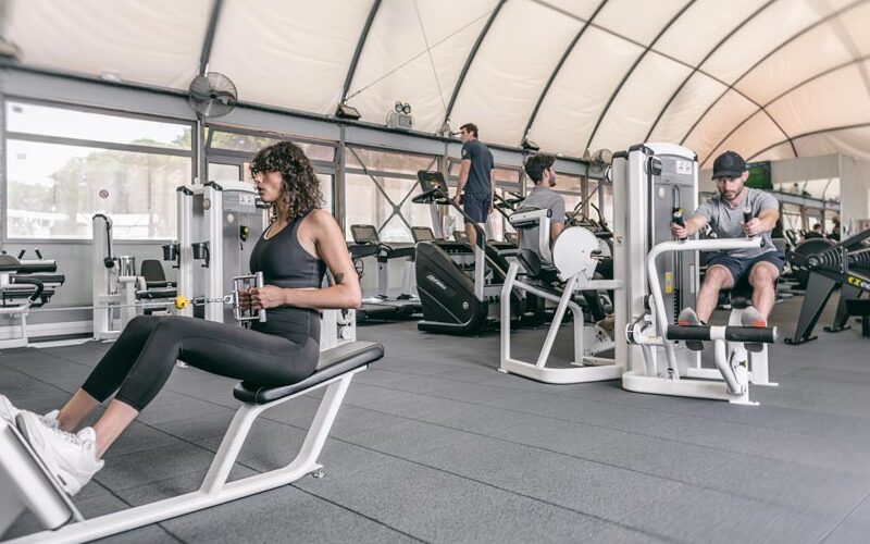 Séance de Sport : Exemple d'Entraînement en Salle Qui Vous Motivera ...